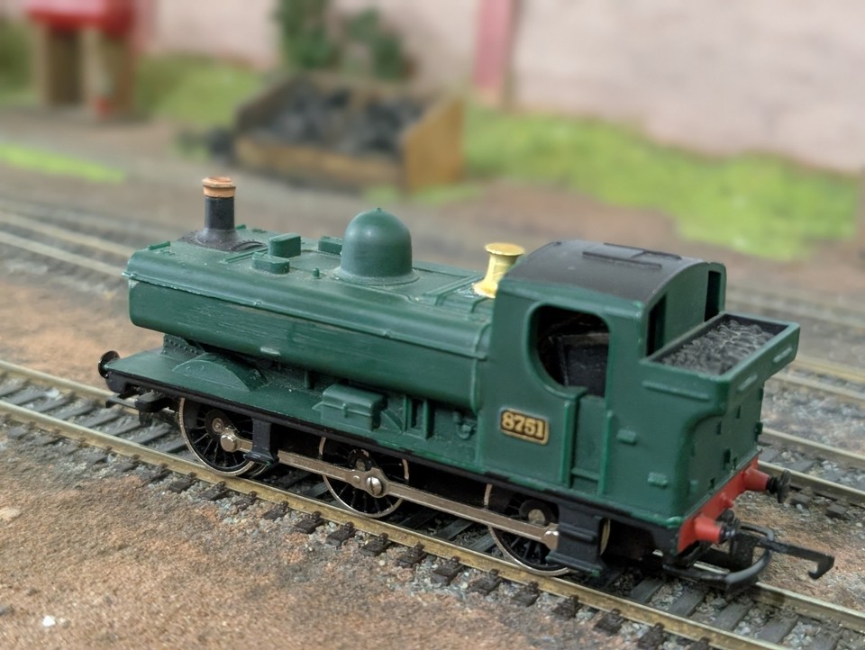 Hornby R041 Pannier Class 57XX 0-6-0PT 8751 in GWR Green | eBay UK