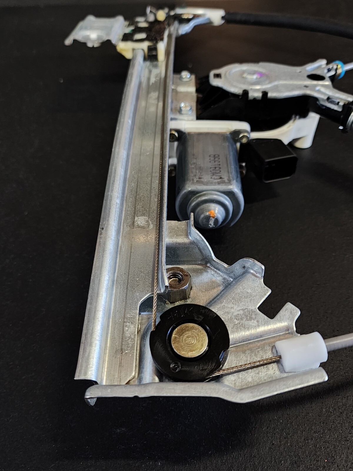 REMAN Chevrolet SSR Left Power Window Regulator Motor Assembly 2003-06 ...