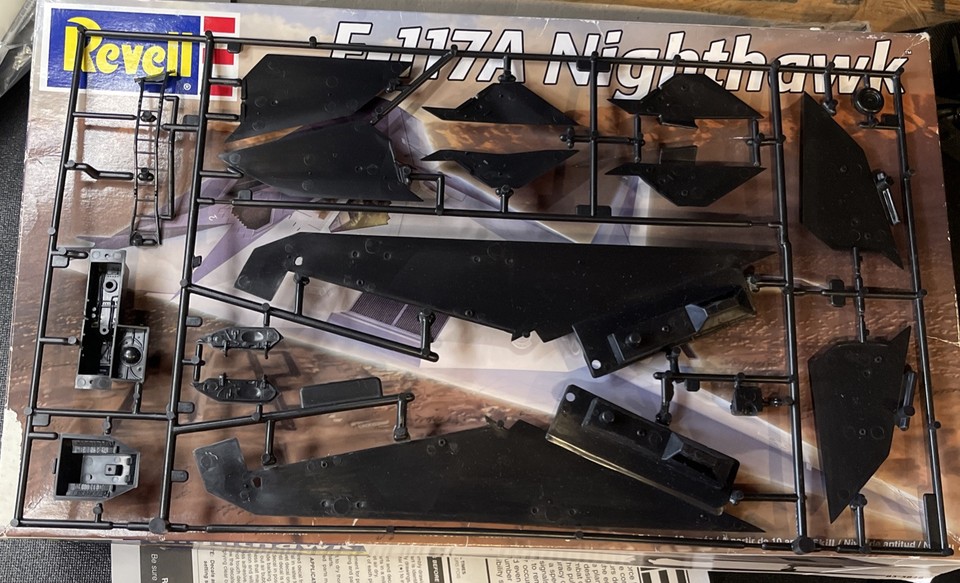 Revell F-117A Nighthawk Stealth Fighter Model Kit 1:48 85-5848 Opened ...