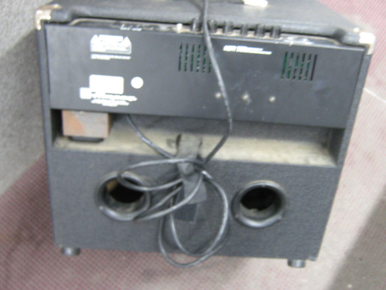 Ampeg BA115 220 Watt 1x15" Bass Series Combo Amp tested local pick up ...