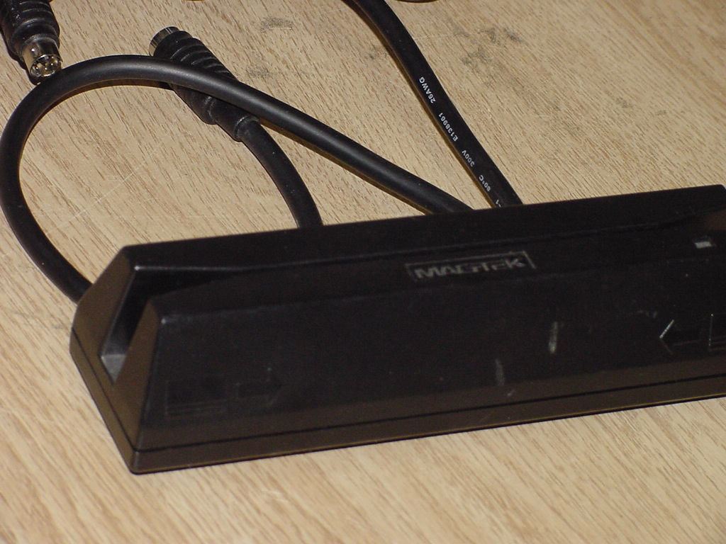 Magtek Card Swipe Reader 21080141 with PS/2 & 6 Pin Mini-DIN Connectors ...