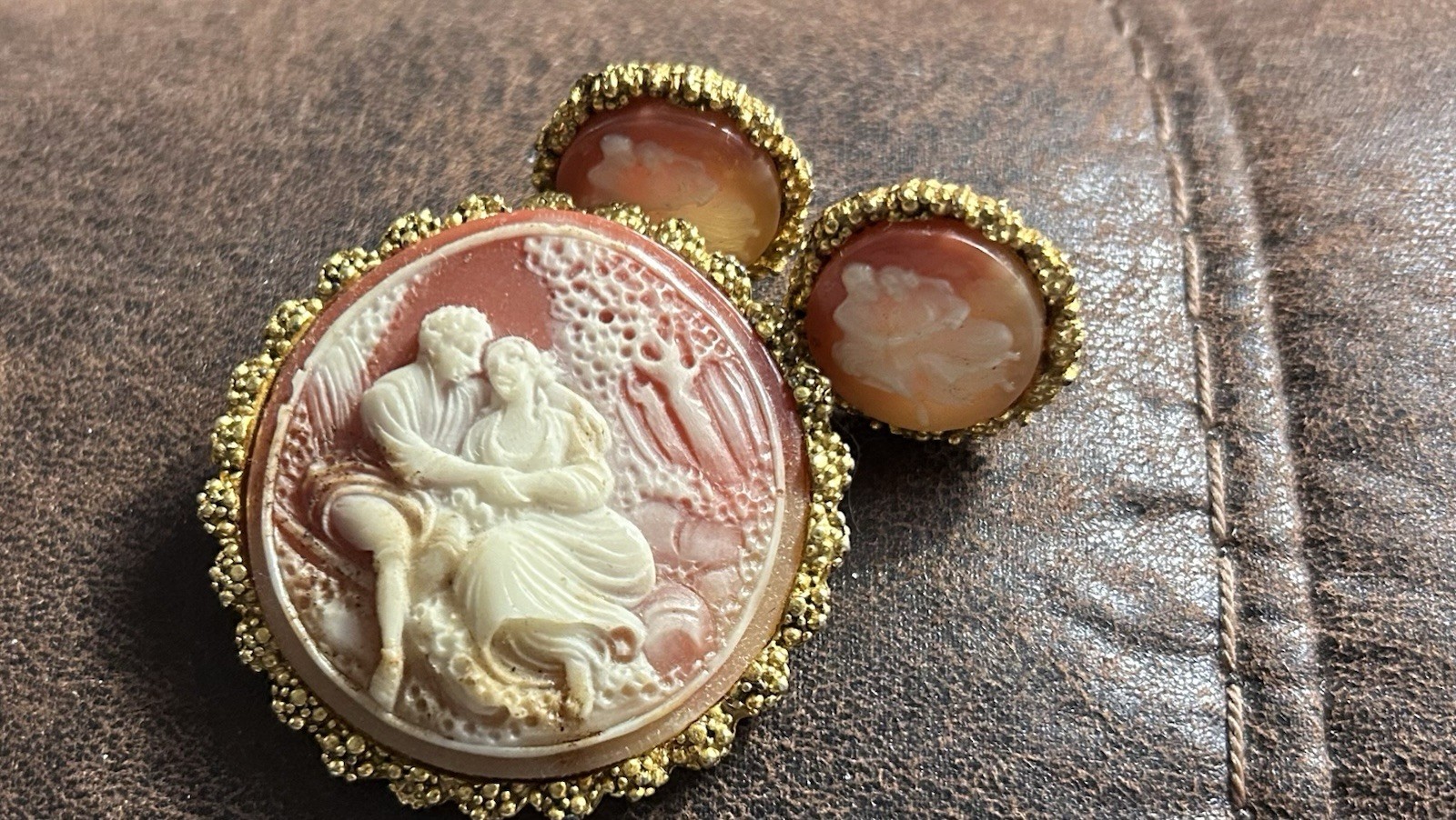 Vintage Antique High Relief Carved Coral Cameo Brooch… - Gem