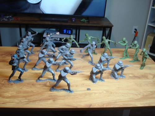 LOT OF VINTAGE 1963 6" LOUIS MARX TOY SOLDIERS GERMAN GI JOE WW2 LARGE ...