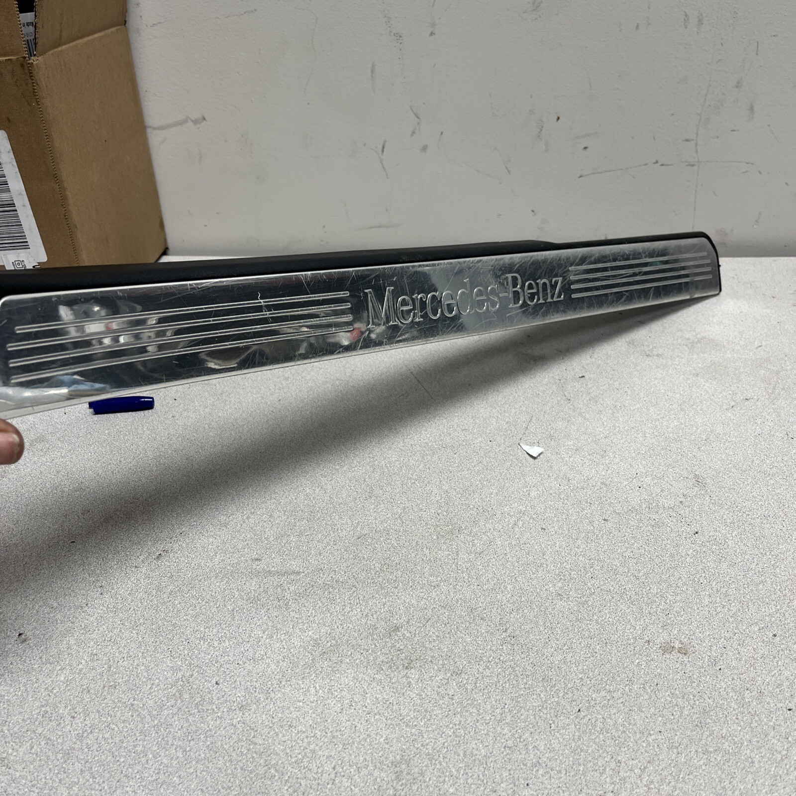 2011 MERCEDES BENZ S550 Front Right Door Sill Scuff Plate Trim ...