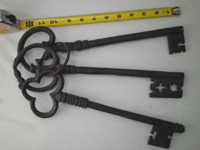 Locks & Keys - Skeleton Gate