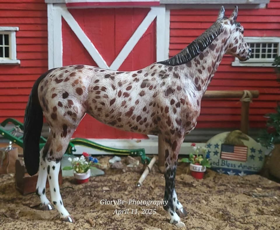 Breyer * Winx * 1828 Standing Thoroughbred Emerson Traditional Model ...