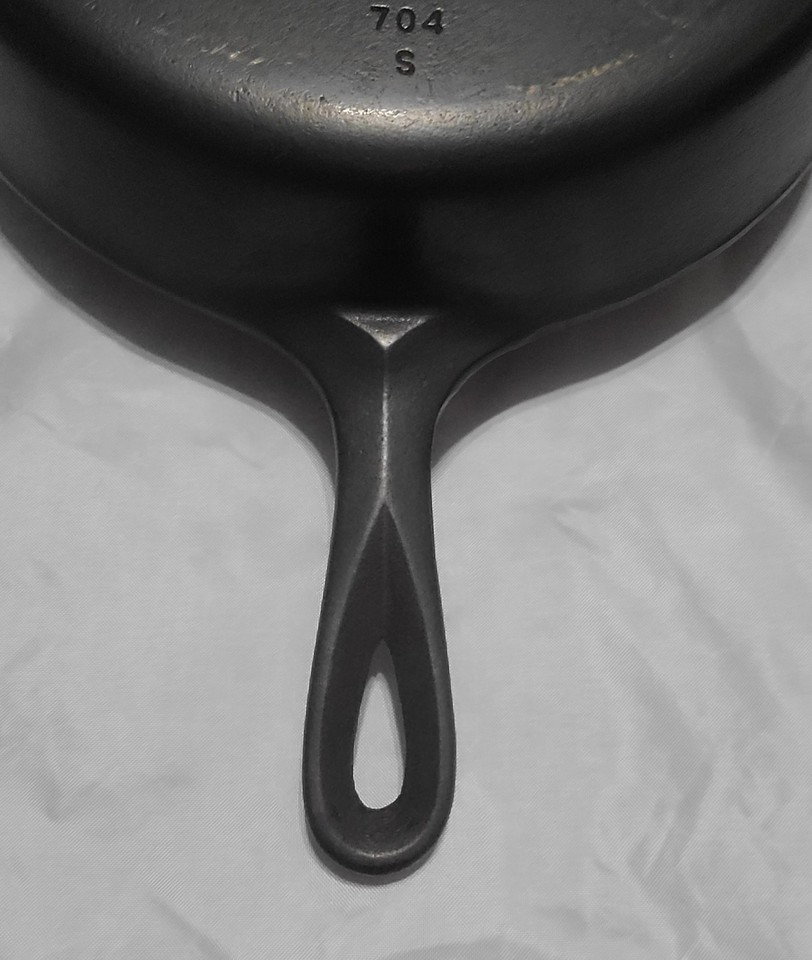 Griswold #8 Cast Iron Skillet 704S Small Block Logo, Restored ...
