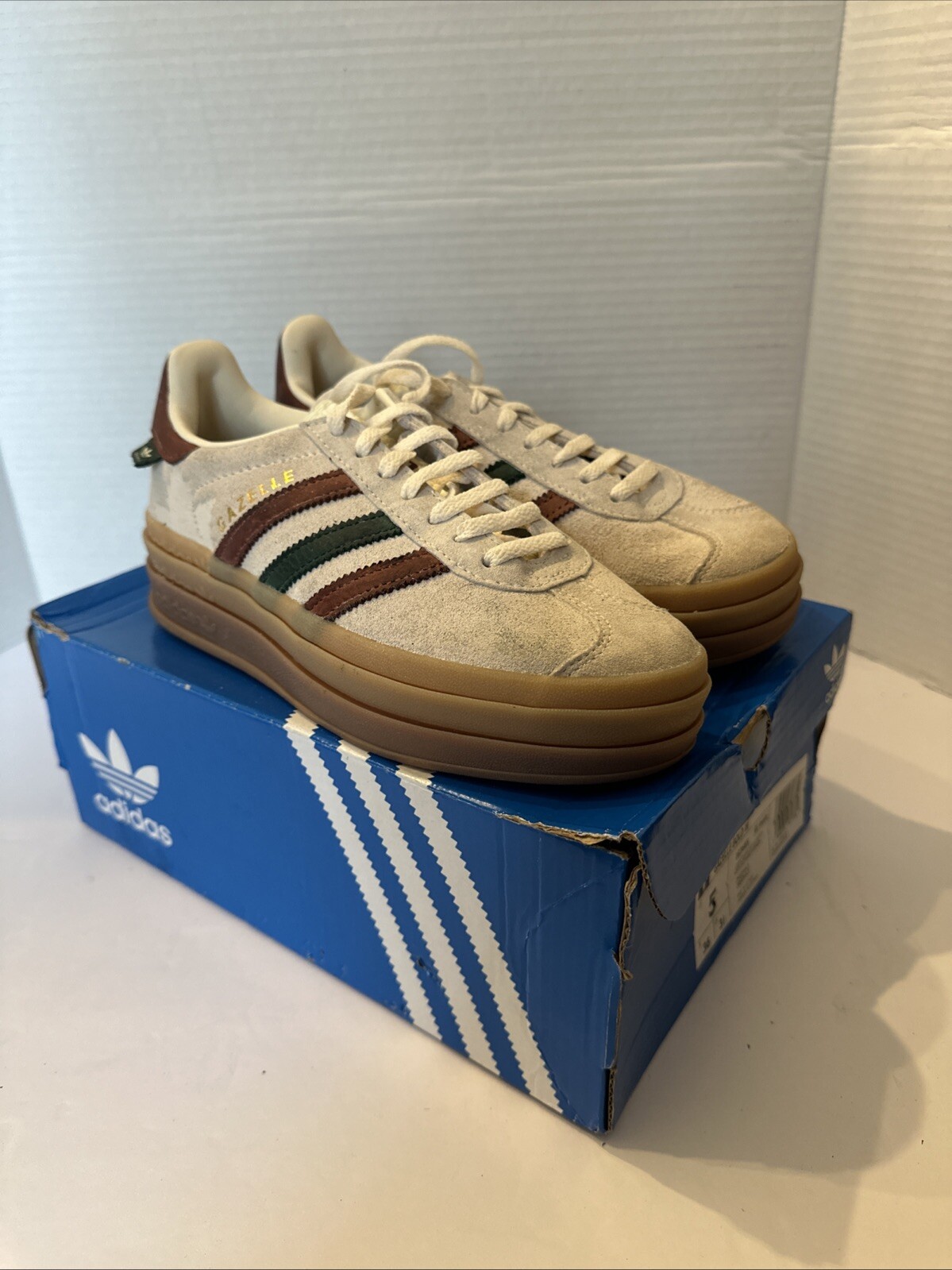 Adidas Gazelle Womens Size 5 - Bold Maple Leaf IG3685 White Shoes