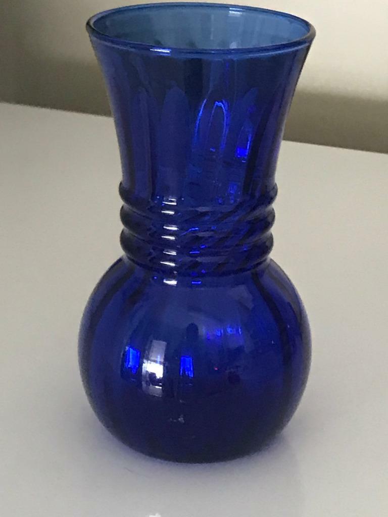 1 BEAUTIFUL INDIANA GLASS "ILLUSIONS" Cobalt Blue Glass VASE 6 1/2 ...