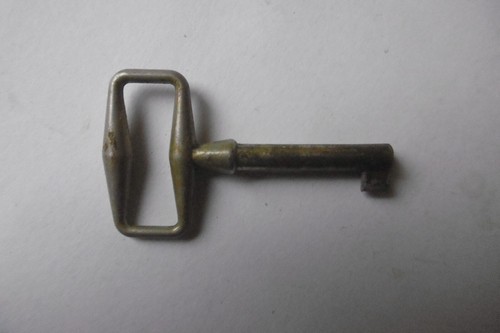 Clé Clef ancienne creuse / serrure meuble armoire tiroir. N°76 | eBay