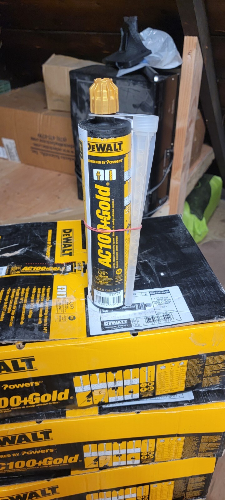 Dewalt Powers Ac100+Gold Acrylic Con. Epoxy Quickshot 10oz Caulk Gun ...