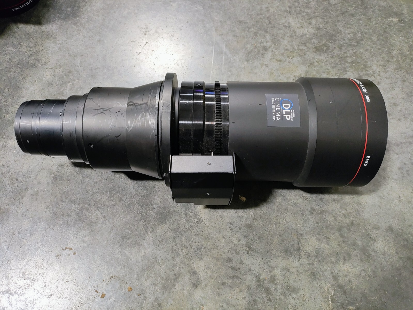 Barco DCP/DCI Projection Lens 1.25-1.45 (R9855958) | eBay