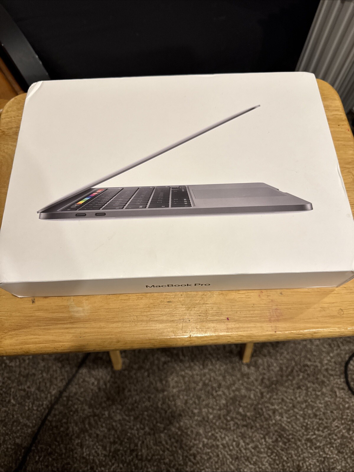 MacBook Pro (Magic Keyboard) 16" (4TB SSD, Intel Core i9 9th Gen., 2 ...