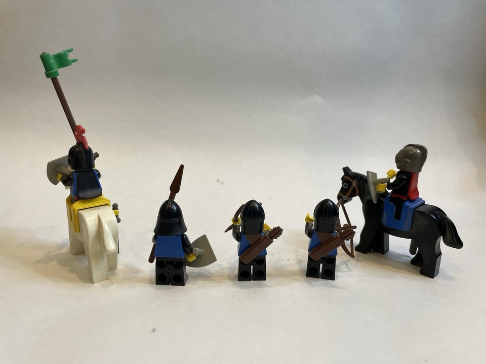 Vintage Lego Castle Set 6073 Black Falcon Knights Castle Near Complete ...