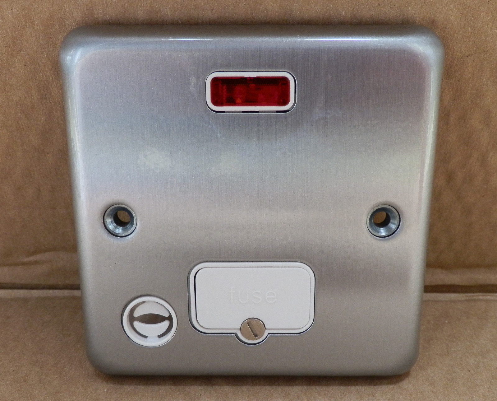 MK Albany Plus Unswitched Fused Spur Flex Outlet & Neon Matt Chrome ...