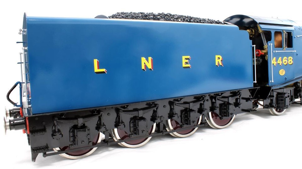 KINGSCALE 'GAUGE 3' GAS-FIRED LNER BLUE 4-6-2 CLASS A4 4468 'MALLARD ...