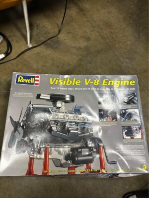 Revell Visible V-8 Engine 1/4 Scale With Moving Pistons And Crank Model ...
