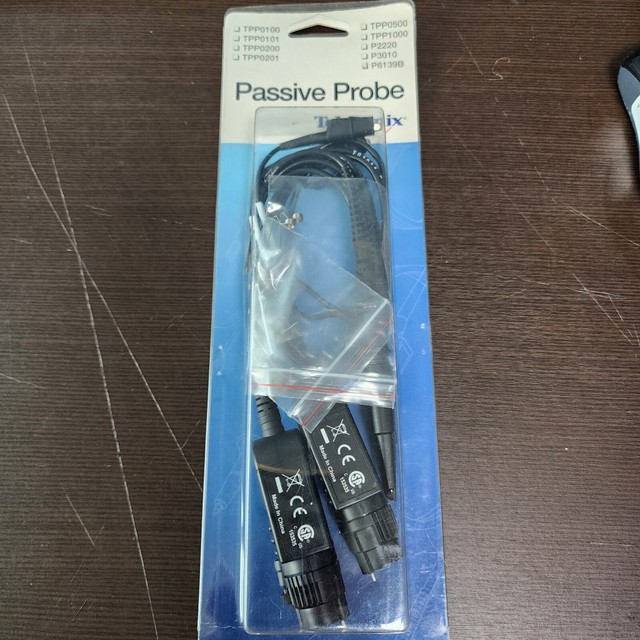Tektronix P6139B 500 MHz Passive Oscilloscope Probe with Accessories ...