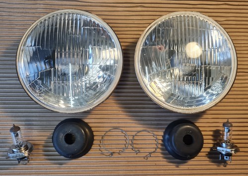 PAIR OF ORIGINAL CLASSIC 7″ LUCAS H4 HALOGEN 7659 HEADLAMP FLAT NO ...
