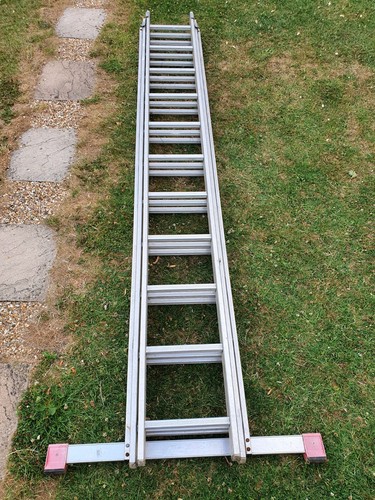 Triple Combination Ladders - 3 Section Trade Master EN131 Professional ...