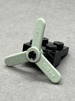 LEGO Part 2421 Propeller 3 Blade & 4488 Wheel Holder (1pc) Vintage Gray ...
