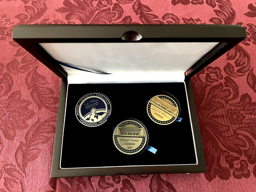 CIA Directors David Petraeus & Michael Pompeo Challenge Coins W/Case | eBay