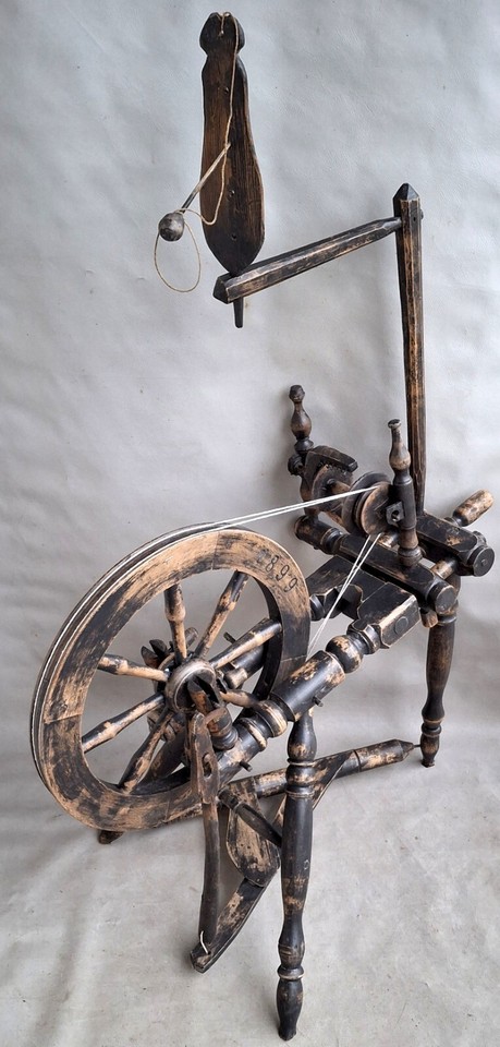 ANTIQUE UNIQUE Rare WORKING SPINNING WHEEL is complete / 1899 | eBay