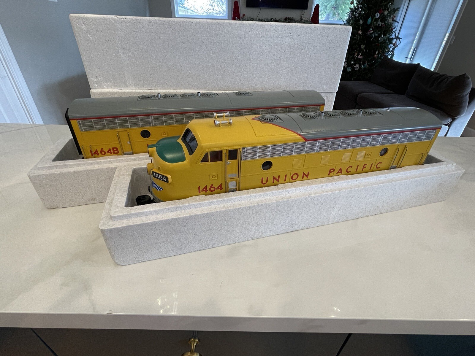 LGB 23570 & 23582 F7 A&B Powered Custom Union Pacific Diesel ...