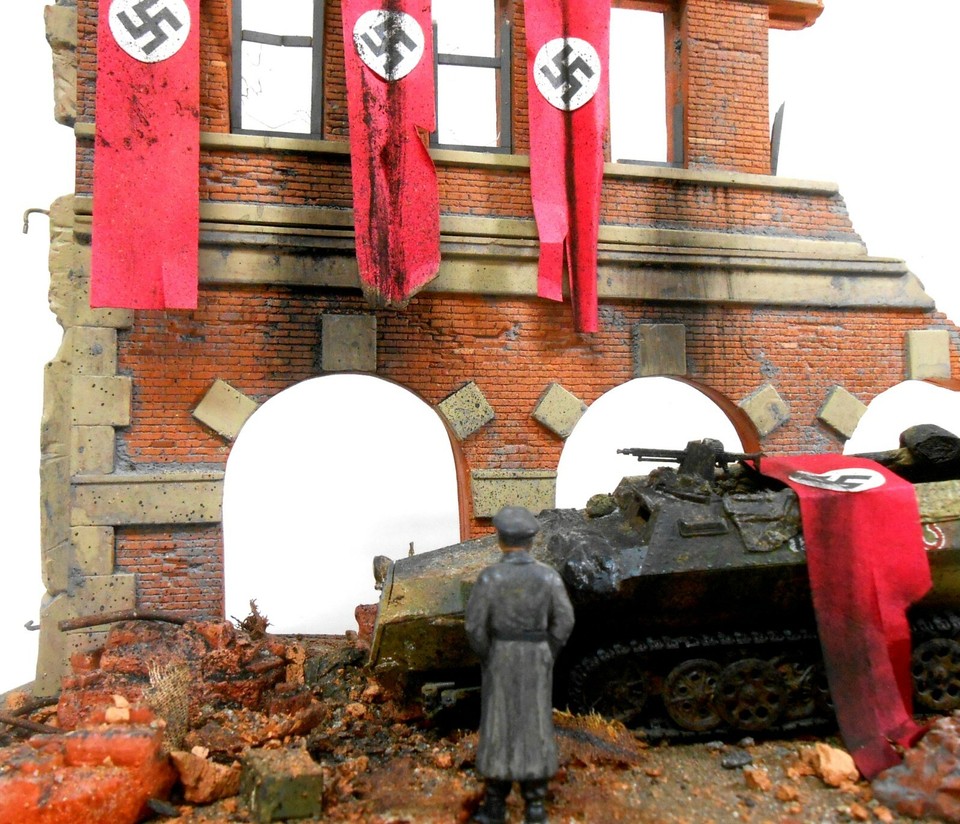 Dioramas Plus DP24 Fall Of Berlin 1/35 Scale Model Kit Diorama Base ...