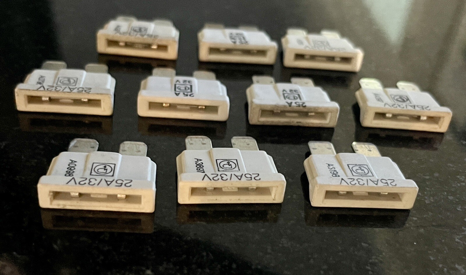 BMW Fuse Fuses White 25 Amp Set of 10 Medium OEM E30 E36 E39 E46 E53 ...