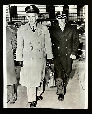 1951 General Omar Bradley Hoyt Vandenberg Bring War Updates VTG Press ...