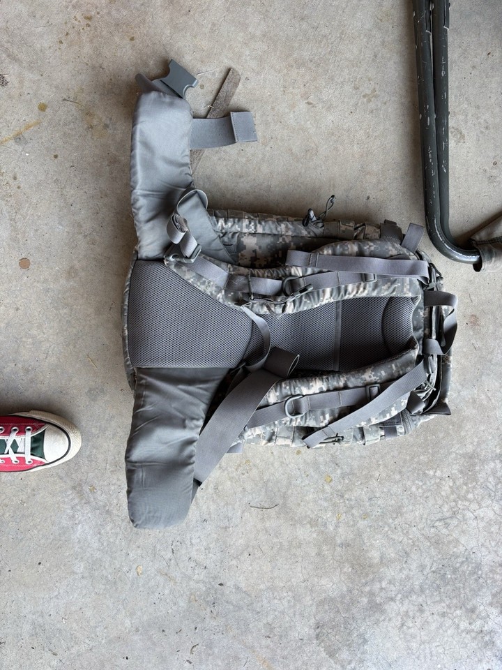 DISCONTINUED Camelback Tri-zip Mystery Ranch backpack | eBay