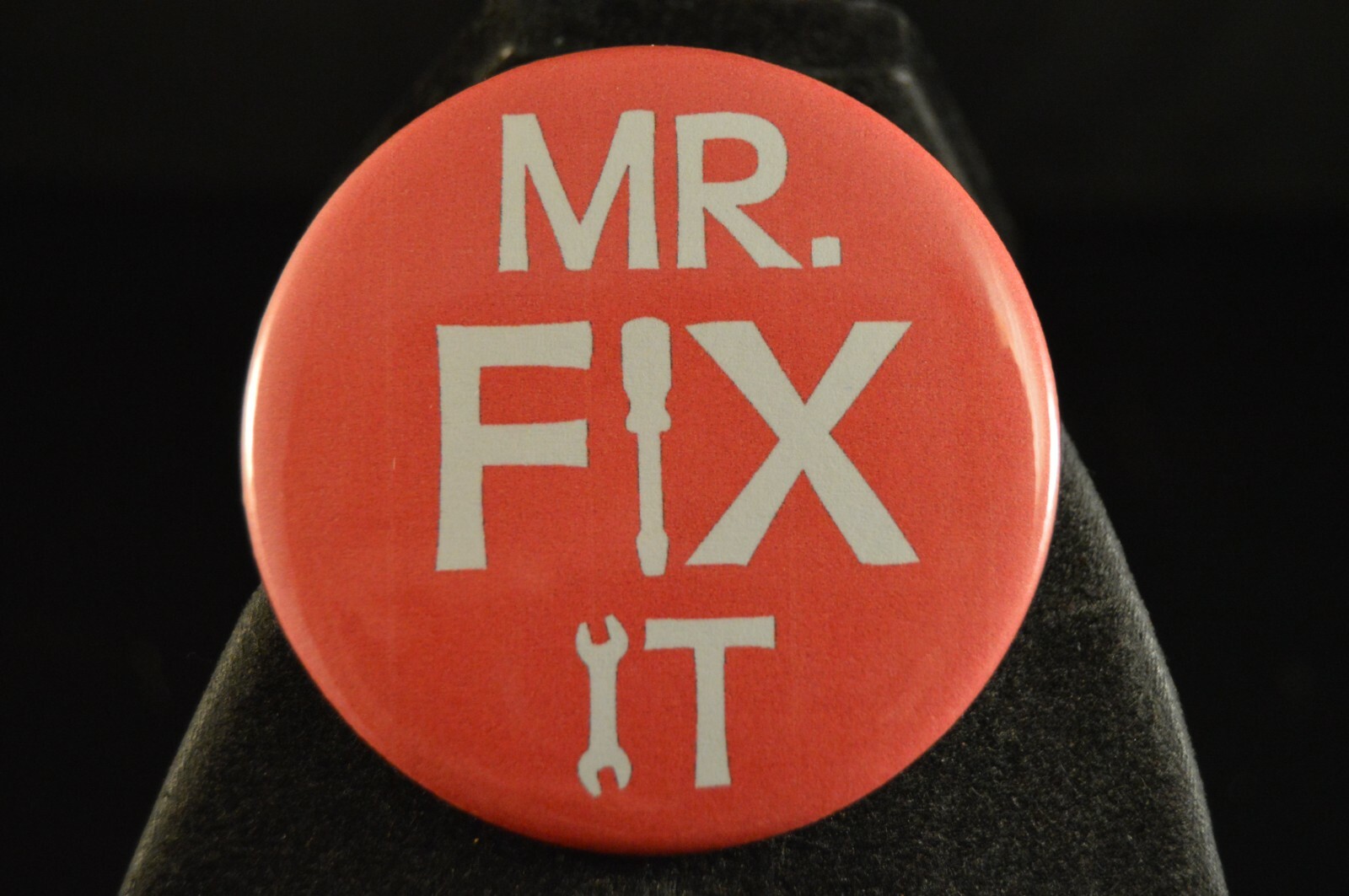 "MR. FIX IT" BUTTON 2 1/4" NEW pin pinback Large badge DAD FATHER'S DAY ...