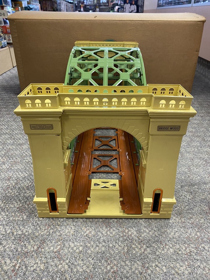 + MTH Standard / O Gauge Tinplate No. 300 Cream & Green Hellgate Bridge ...
