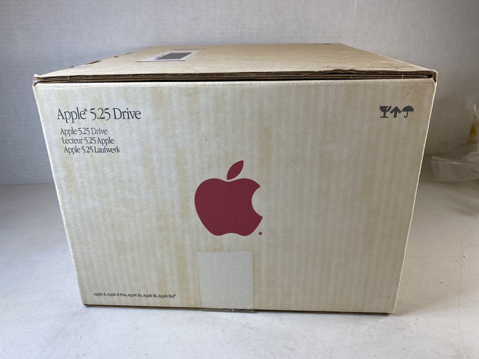 Apple 5.25 Drive A9M0107 floppy disk disc box only Apple II 18S3 | eBay