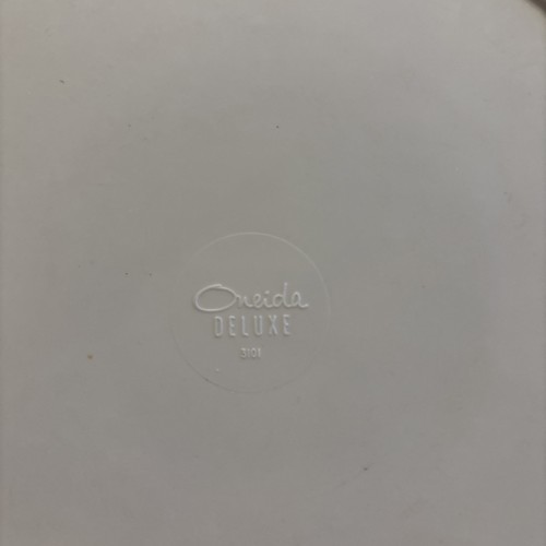 VTG ONEIDA DELUXE 3101 PETER RABBIT CHILDRENS 8” DINNER PLATE EASTER ...