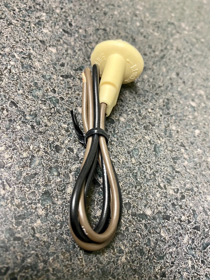 GM Side Marker Lamp Light Socket Style Wedge Bulb Wire Pigtail 194 194A ...