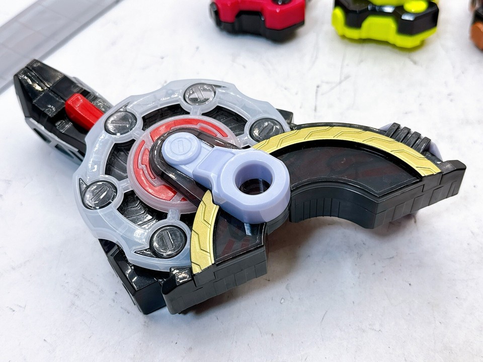 Bandai KAMEN RIDER GEATS DX Belt Set Buckles, ID Core, Gears, Tested ...