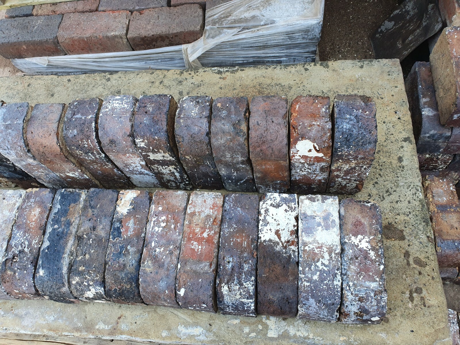 Reclaimed Handmade Brindle Bullnose Bricks 9x3 set of 26 window sill ...