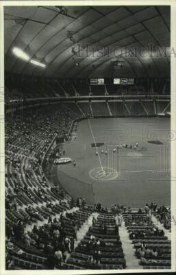 1982 Press Photo Hubert H Humphrey Metrodome Located in Minneapolis ...