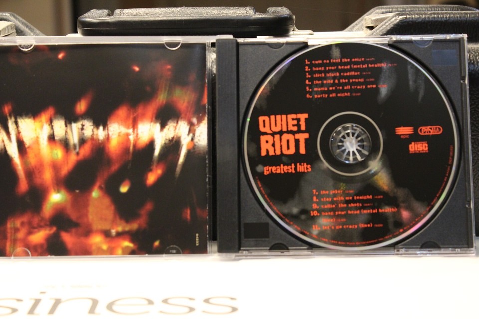Greatest Hits by Quiet Riot (CD, 1996)..FB 8 886977098420 | eBay