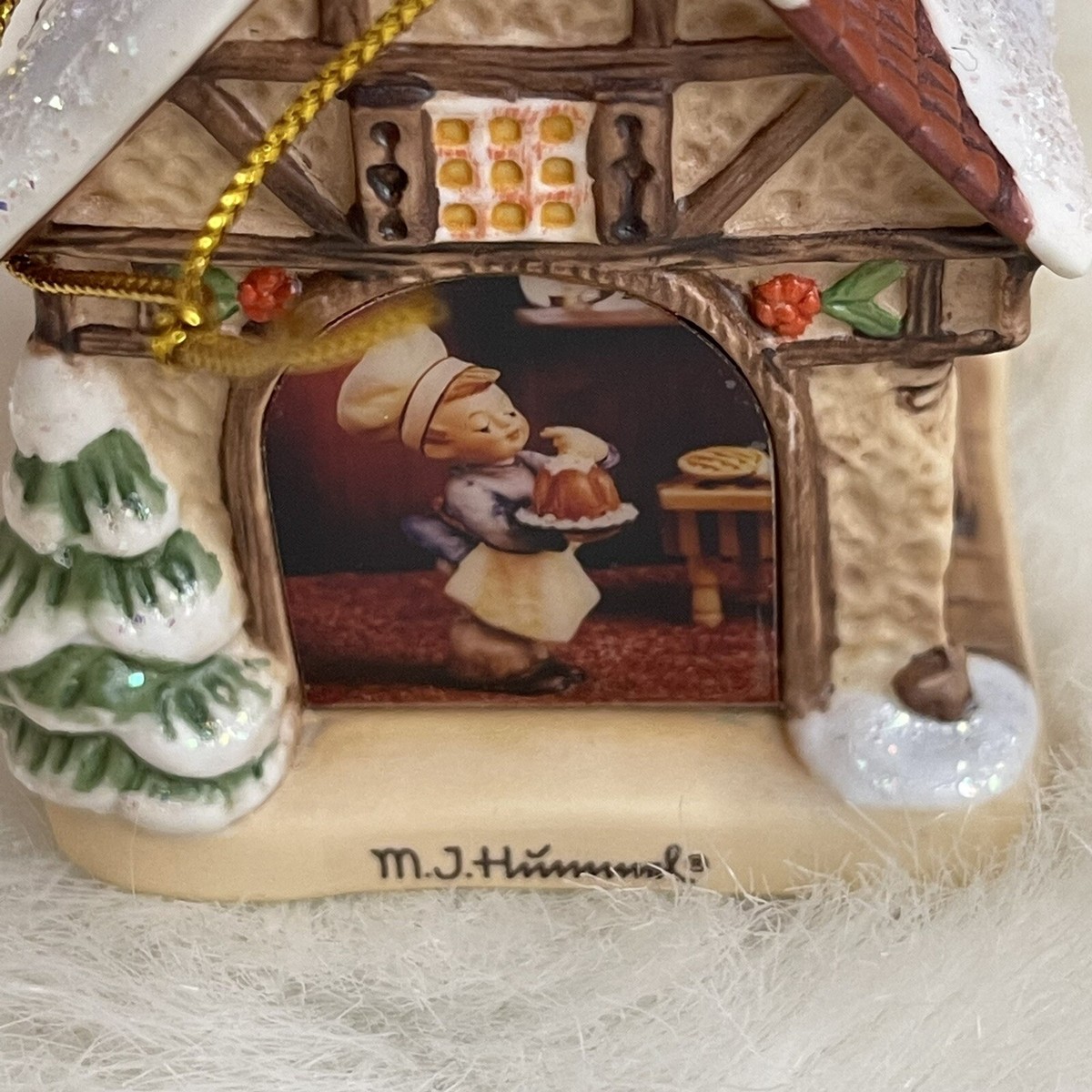 Miniature Hummel Village Collection Winter