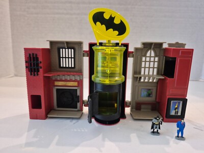 1996 Hasbro Micro Verse Batman & Robin Gotham Micro City Playset | eBay