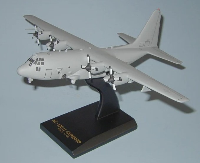 USAF Lockheed Martin AC-130U Spooky Gunship Desk Display Model 1/100 SC ...