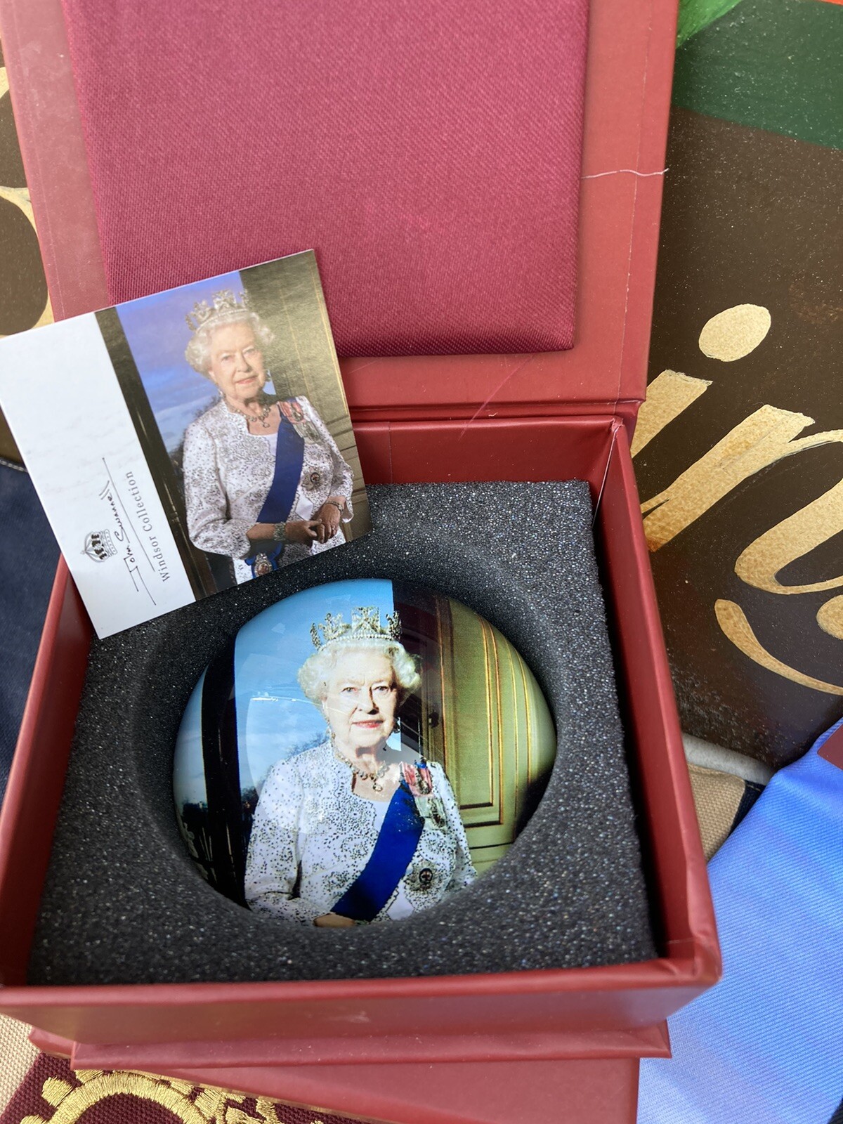 Windsor Collection Queen Elizabeth II by John Swannell 3 ITEMS (save ...