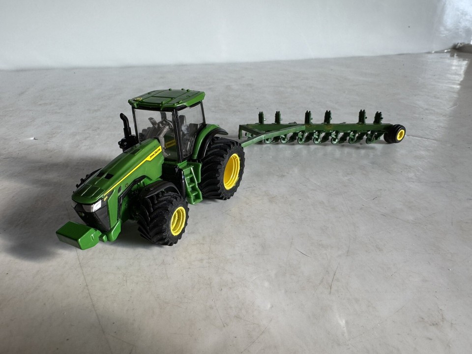 ERTL 1:64 scale John Deere 8R 370 Tractor w/custom Fat Tires & 7 Blade ...