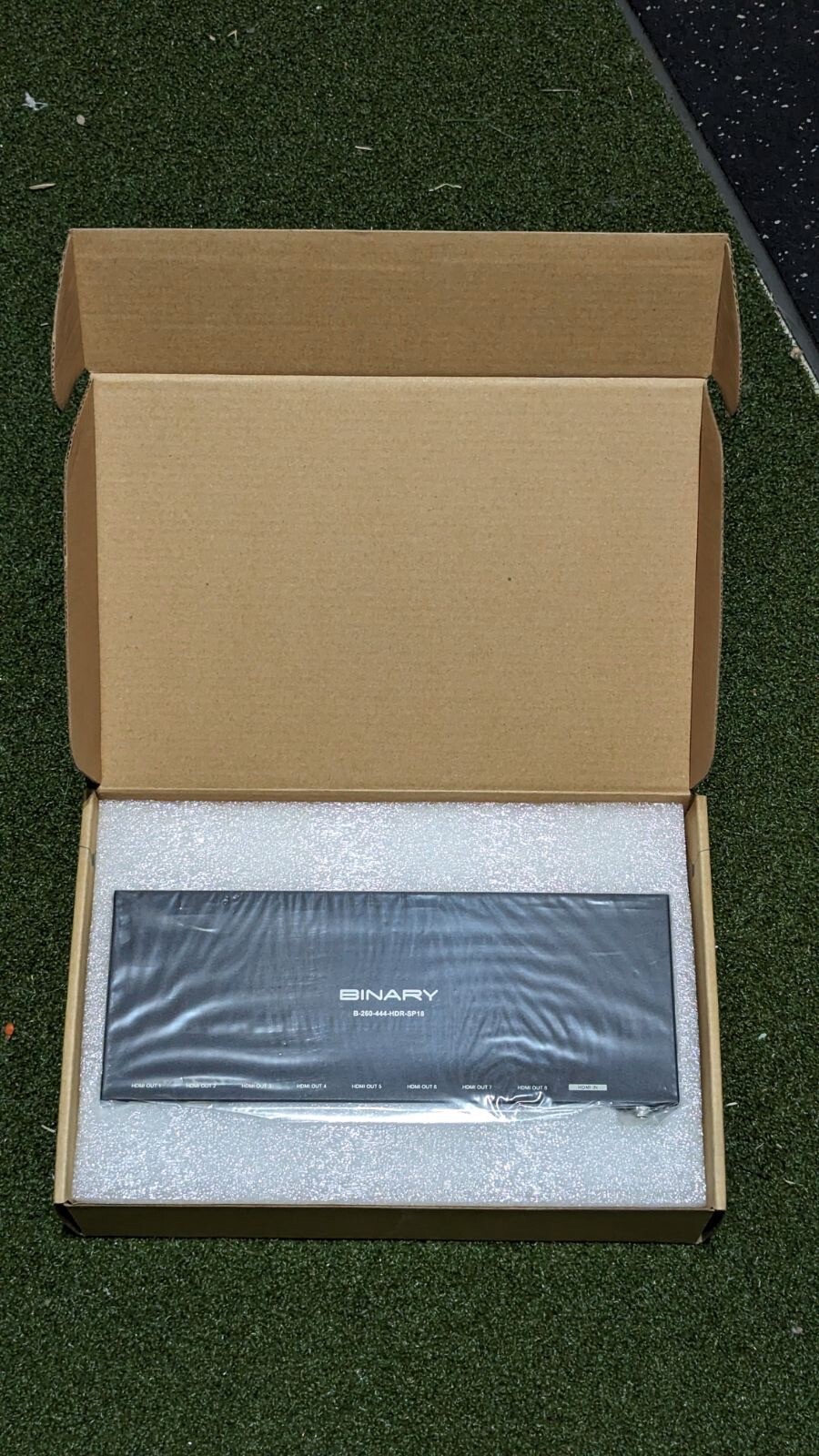 NEW Binary B-260-444-HDR-SP18 4K HDMI HDR Splitter 1x8 | eBay