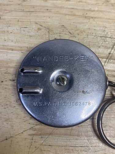 HANDEE-KEY JAPAN STAINLESS STEEL RETRACTABLE REEL KEYCHAIN VINTAGE | eBay