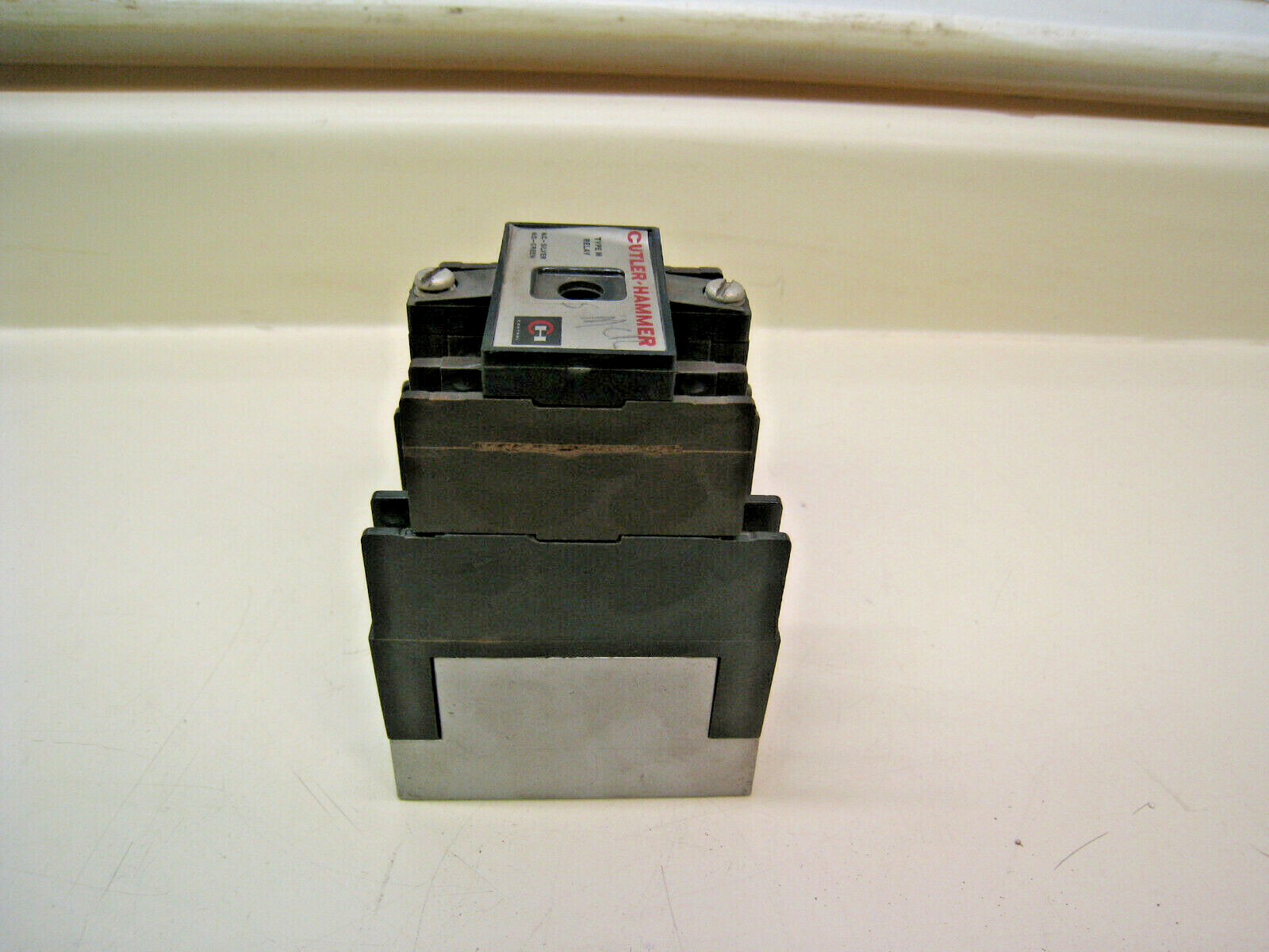 Cutler Hammer D26MR80A Ser.A2 Control Relay Type M 600V 8NO 0NC 120V ...