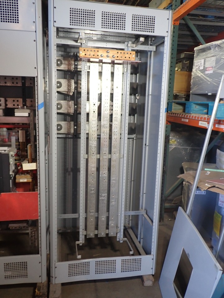 Siemens 3000 amp Switchgear Panelboard 480v 3 Phase GFI WLL2F330 LSIG 2 ...